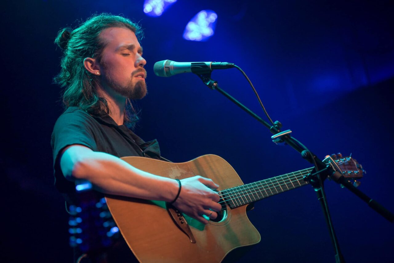 David Howley w/special guest Kiana June | Peninsula Foundation